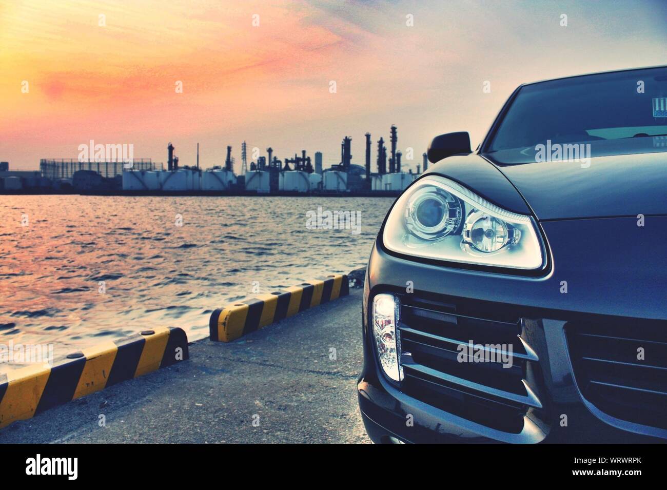 Waterfront road hi-res stock photography and images - Alamy