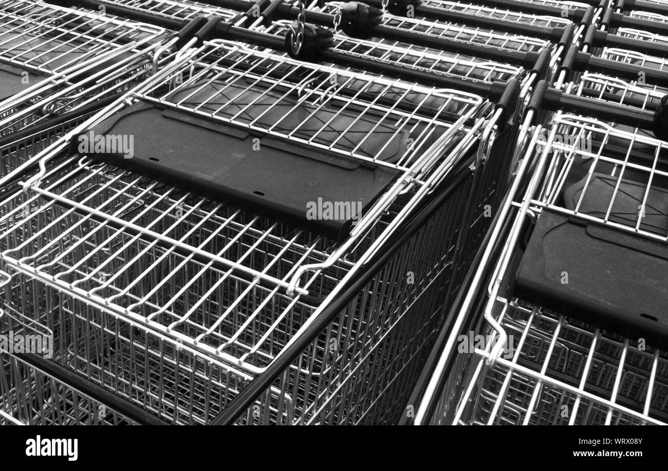 Full of shopping carts hi-res stock photography and images - Alamy