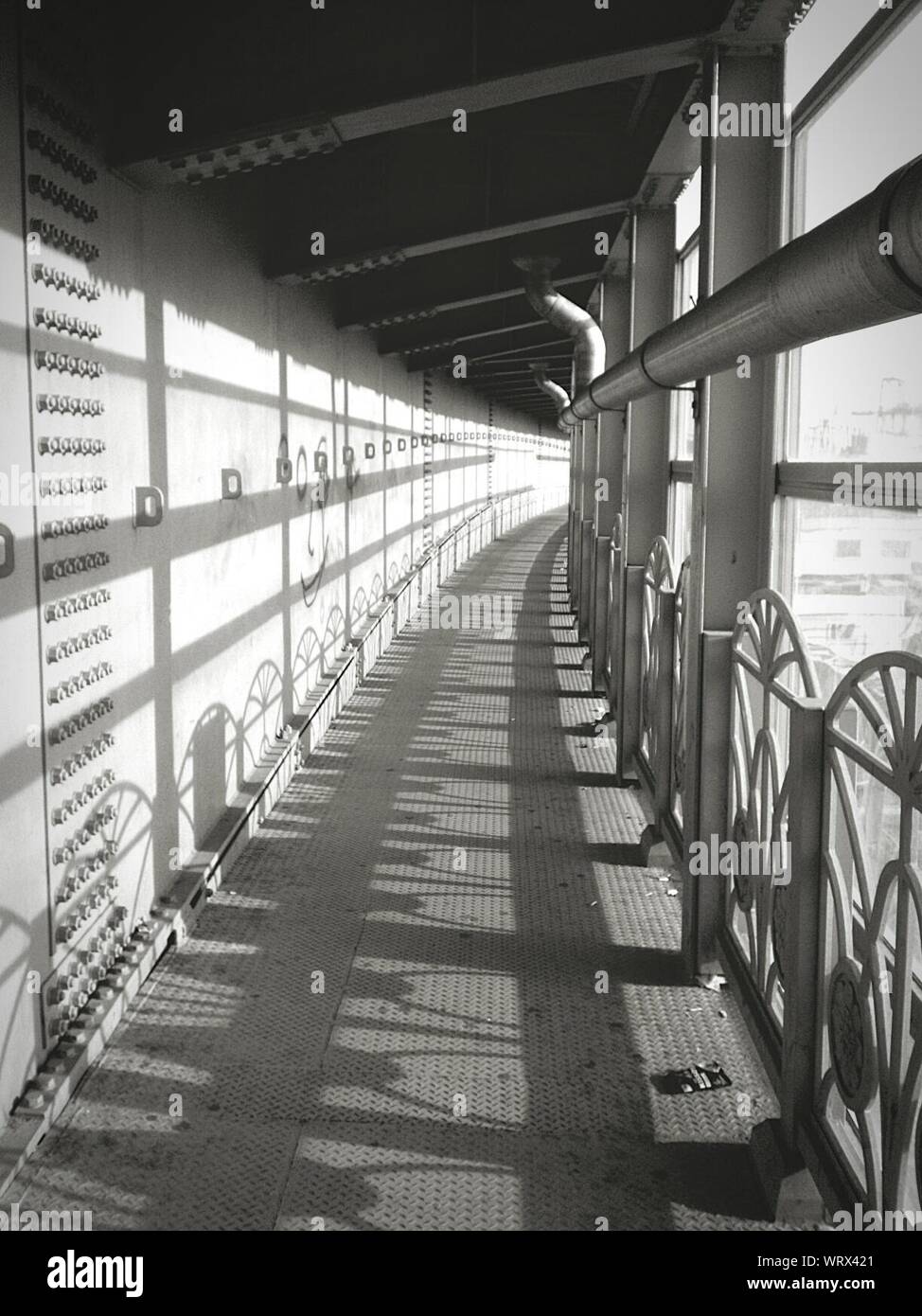 Walkway footbridge hi-res stock photography and images - Alamy