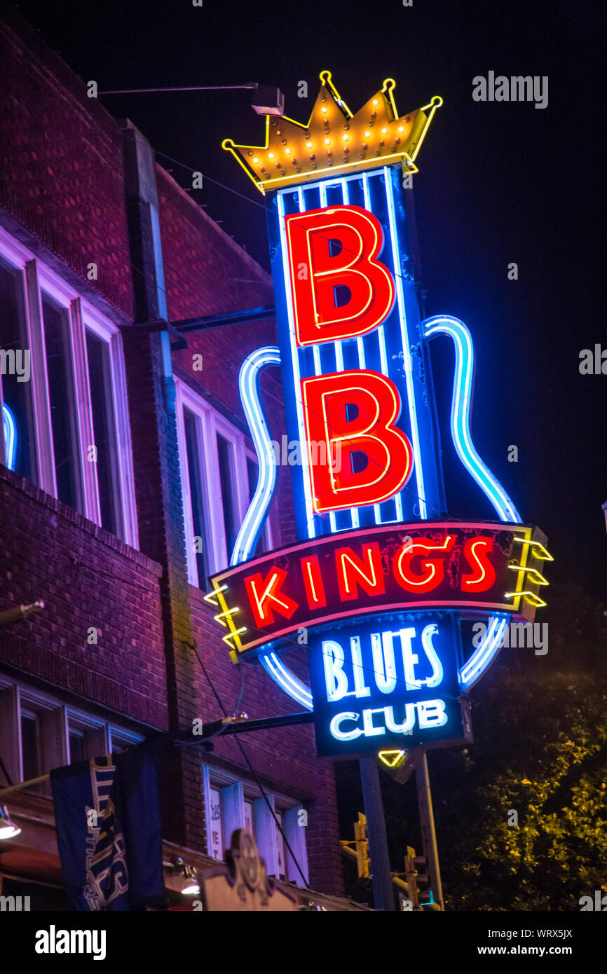 Blues bar neon sign hi-res stock photography and images - Alamy