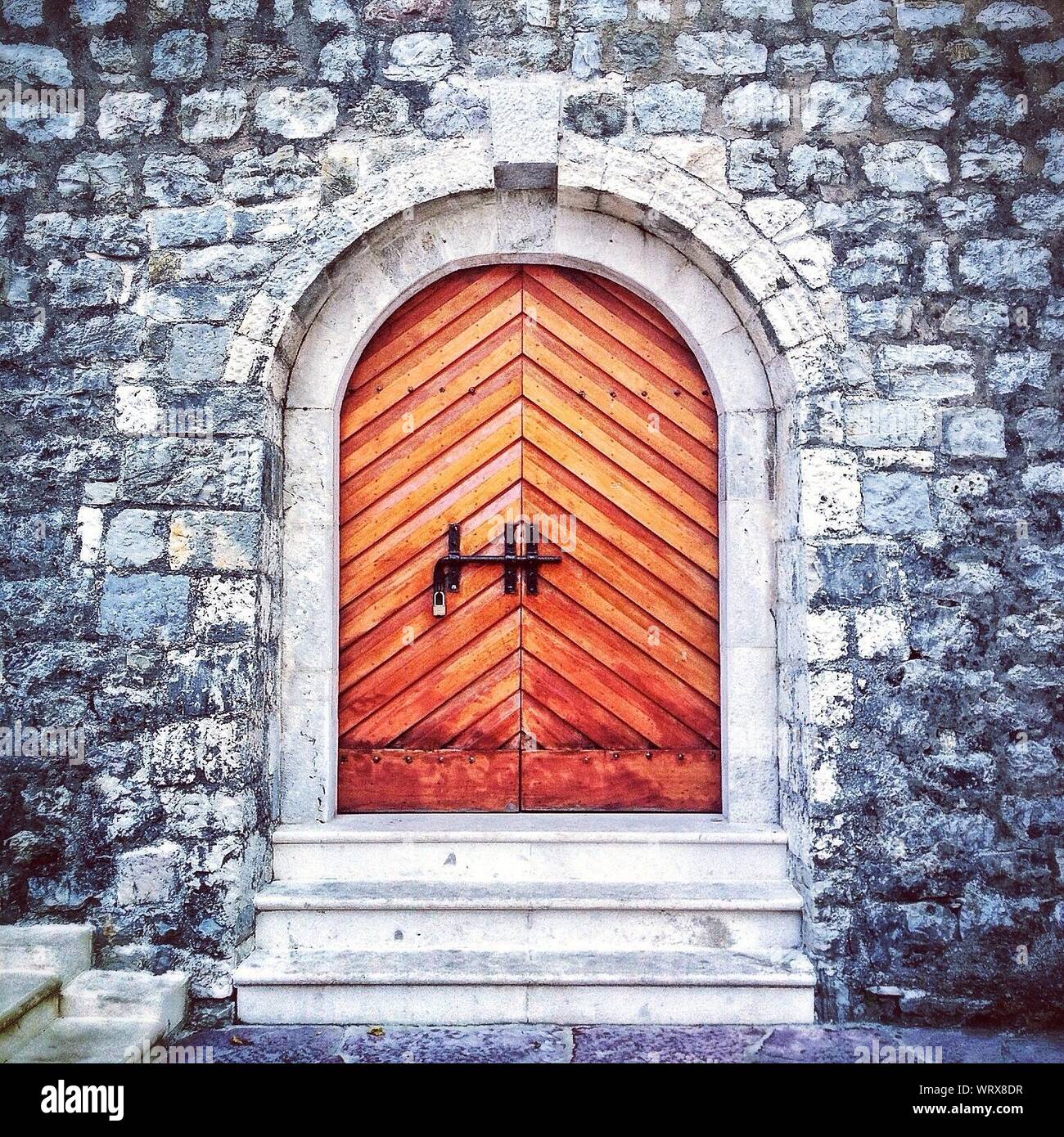 Main door archway hi-res stock photography and images - Alamy
