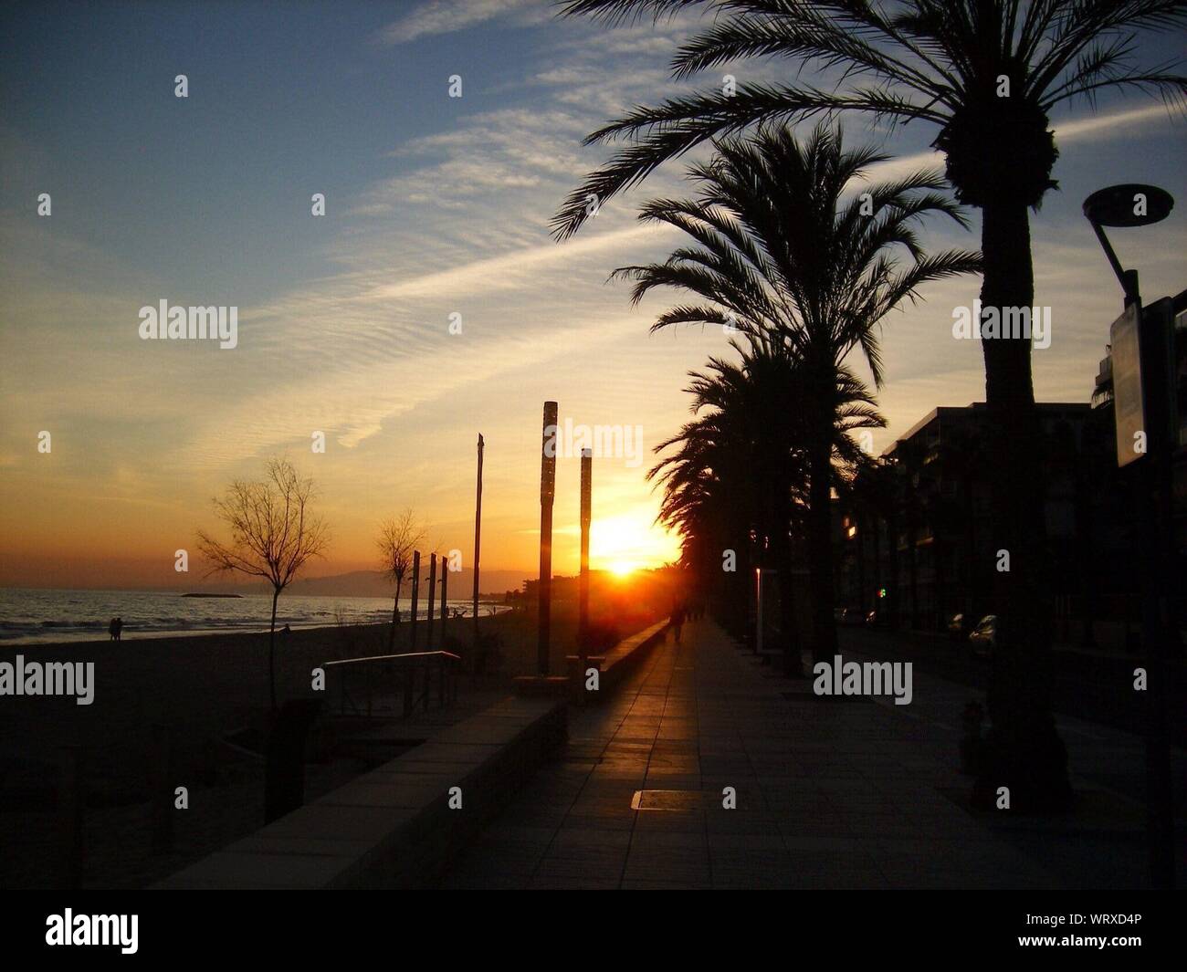 Beach sidewalk hi-res stock photography and images - Alamy