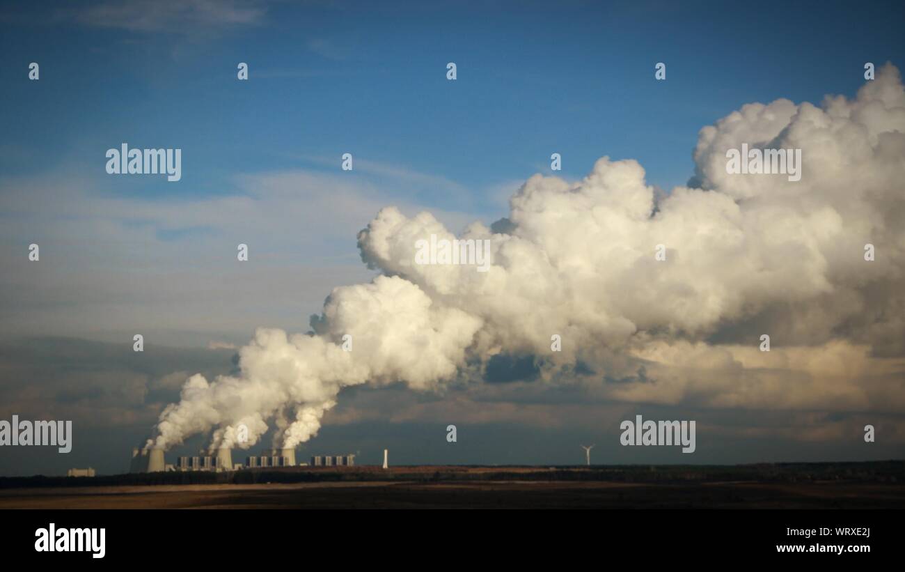 Smoke on the horizon hi-res stock photography and images - Alamy