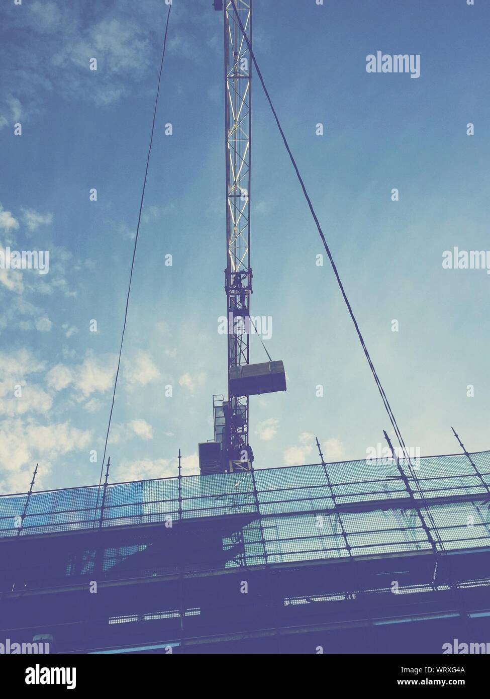 Crane and scaffolding hi-res stock photography and images - Alamy