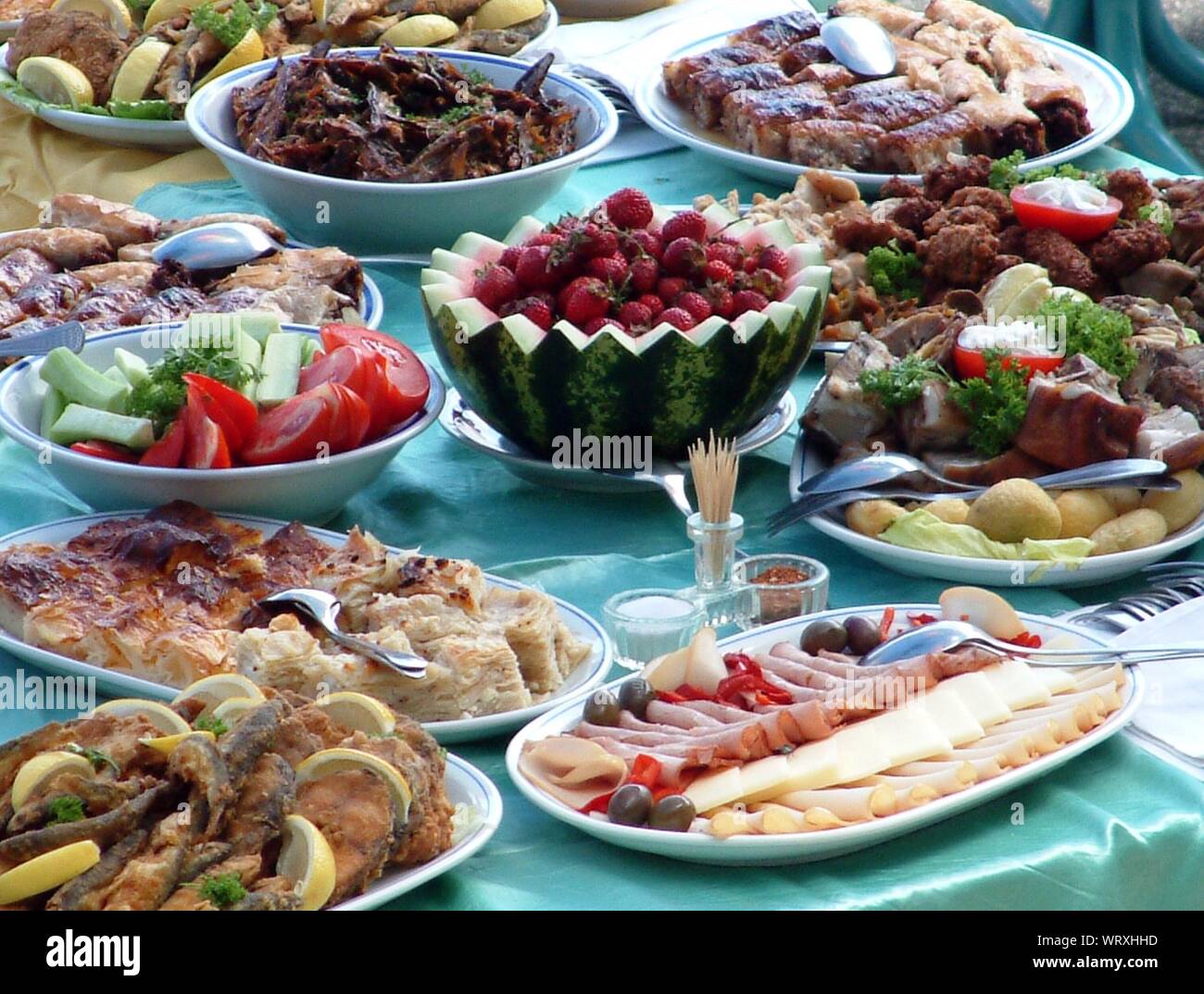 Ready meal foods hi-res stock photography and images - Alamy