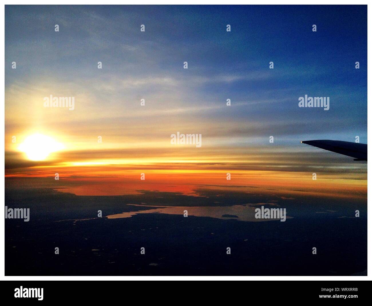 Airplane flying Cut Out Stock Images & Pictures - Alamy