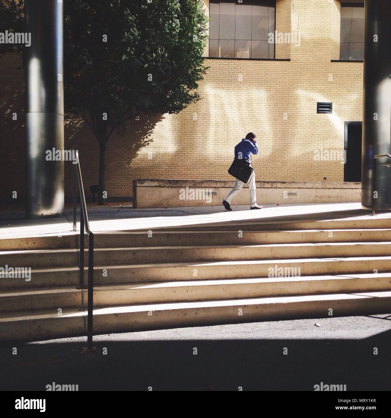 Streetside walkway hi-res stock photography and images - Alamy