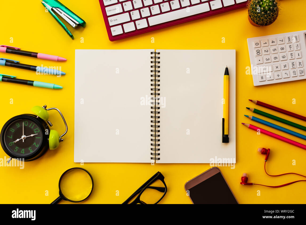 Working desk computer hi-res stock photography and images - Alamy