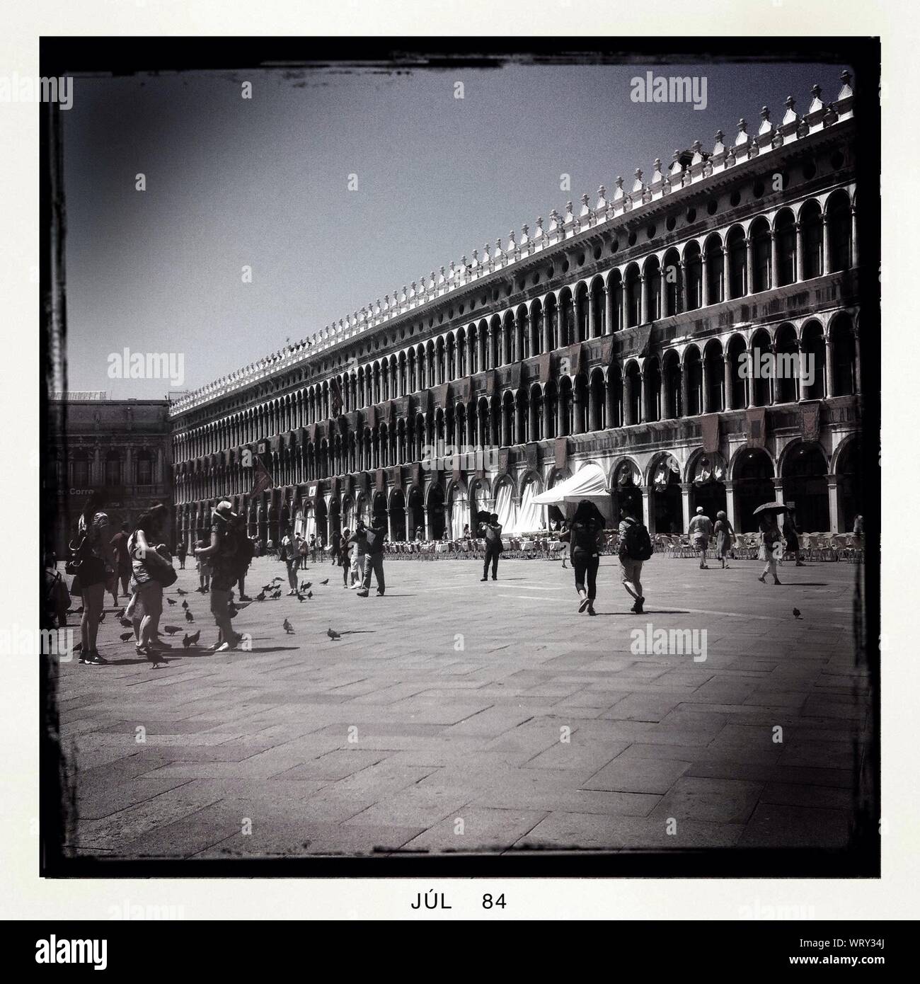 Outside palace hi-res stock photography and images - Alamy