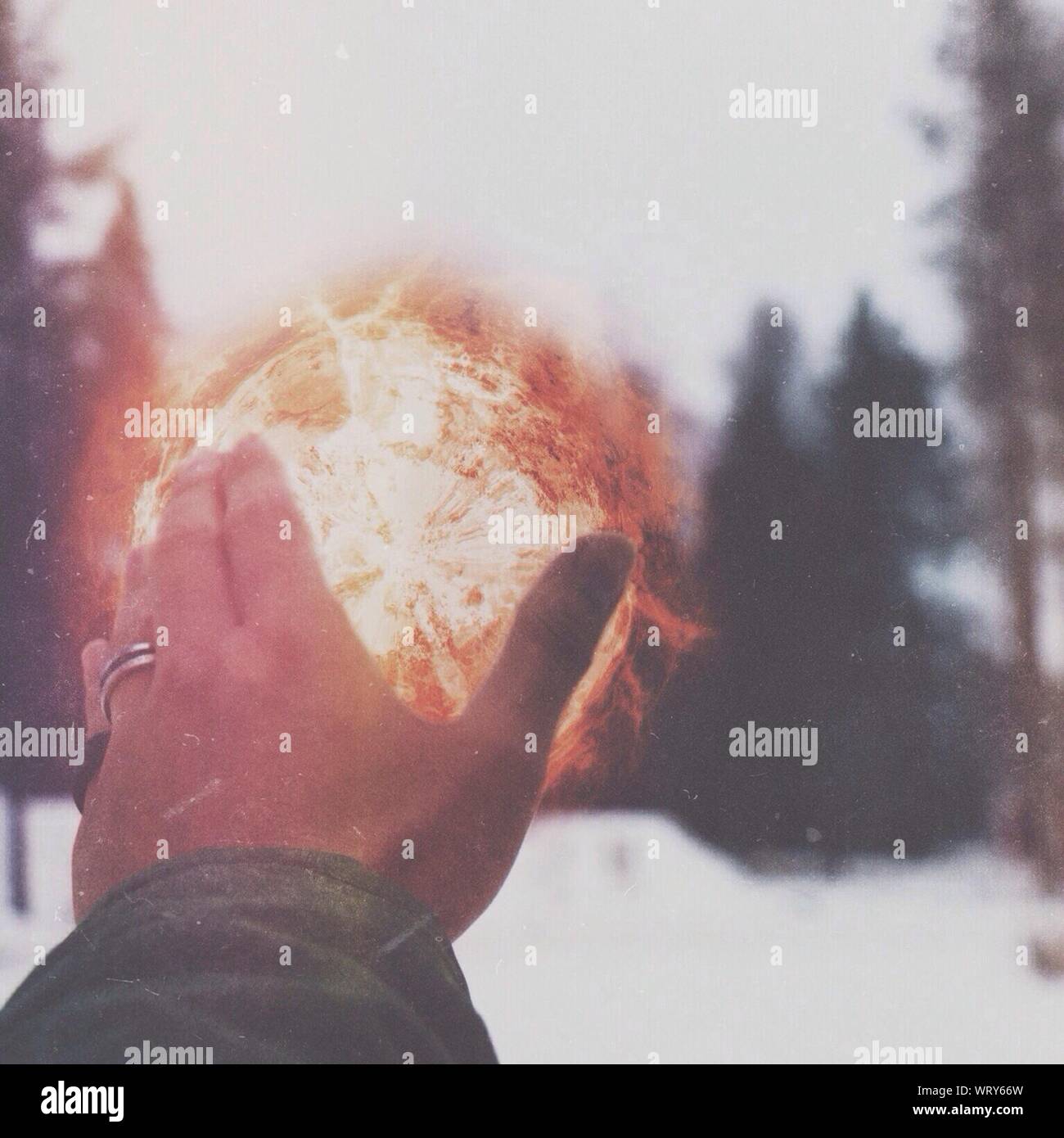 One glowing sphere hi-res stock photography and images - Alamy