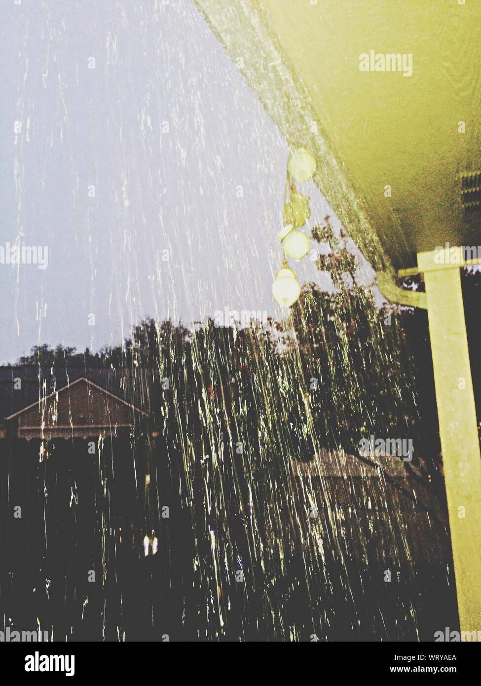 Falling from roof hi-res stock photography and images - Alamy