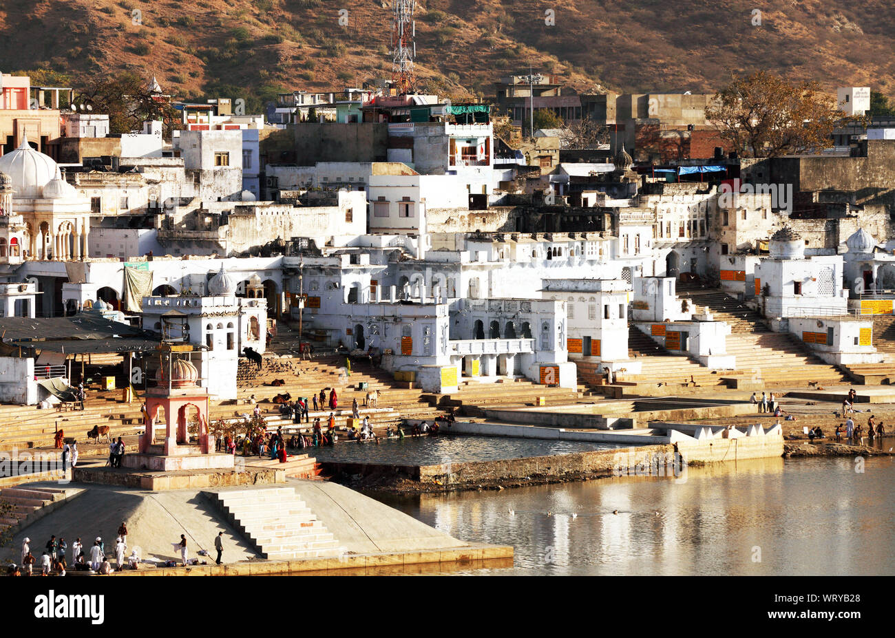 White buildings hi-res stock photography and images - Alamy