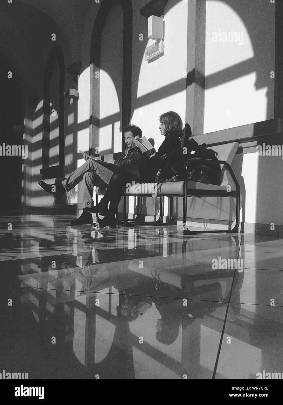 Reading hospital room hi-res stock photography and images - Alamy