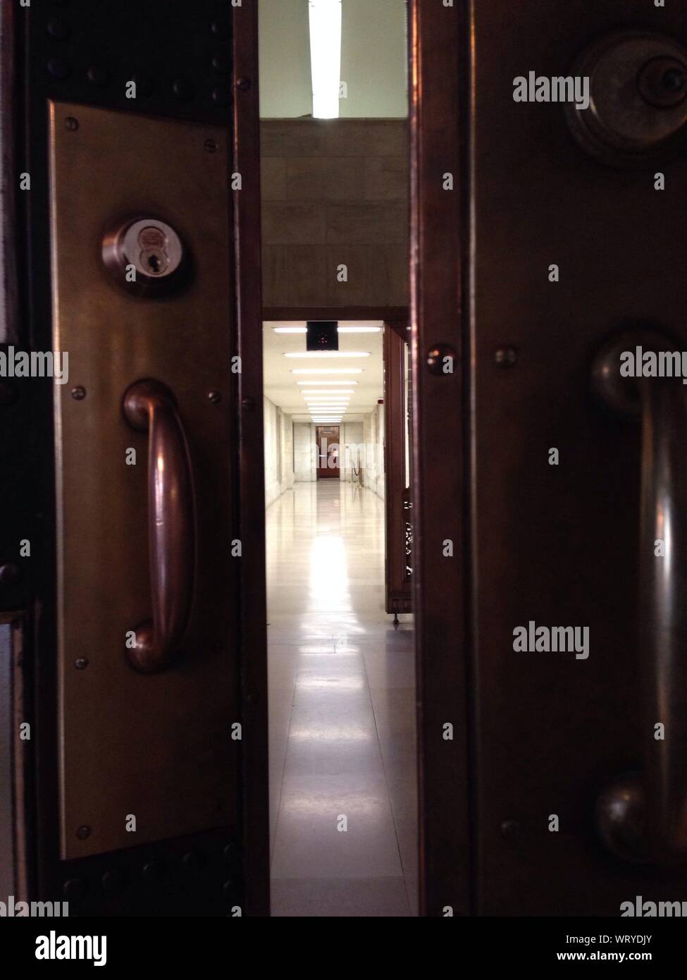 Very narrow door hi-res stock photography and images - Alamy