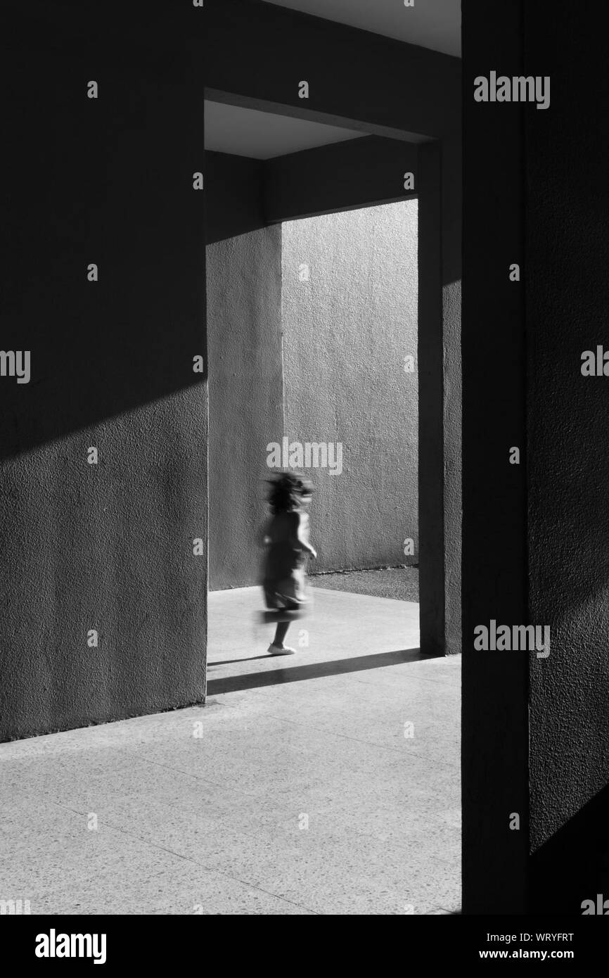 Running and architecture Black and White Stock Photos & Images - Alamy