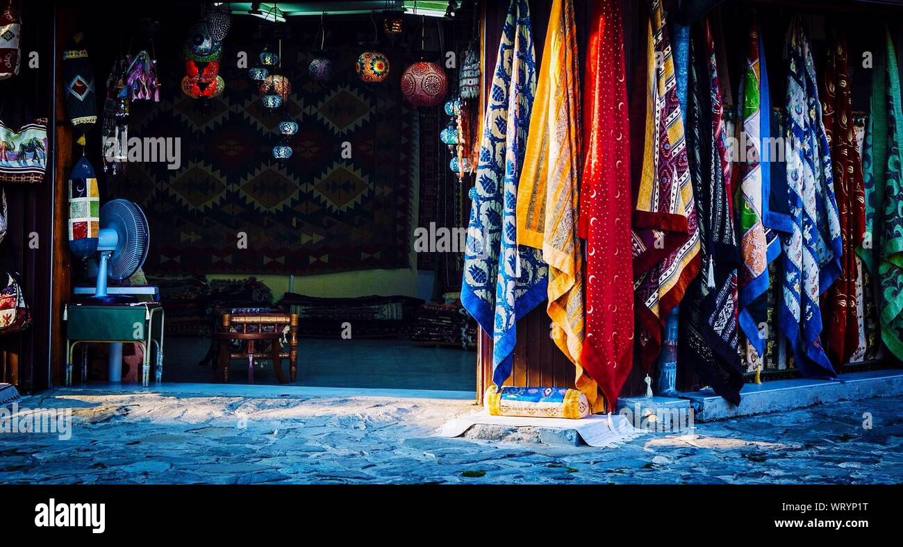 Fabric Stall High Resolution Stock Photography and Images - Alamy