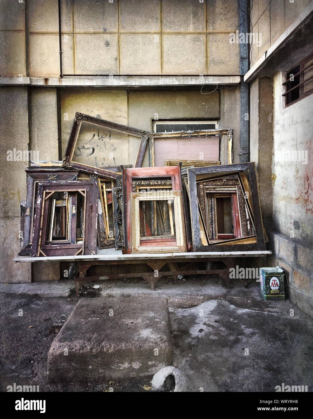 Old wall frames hi-res stock photography and images - Alamy