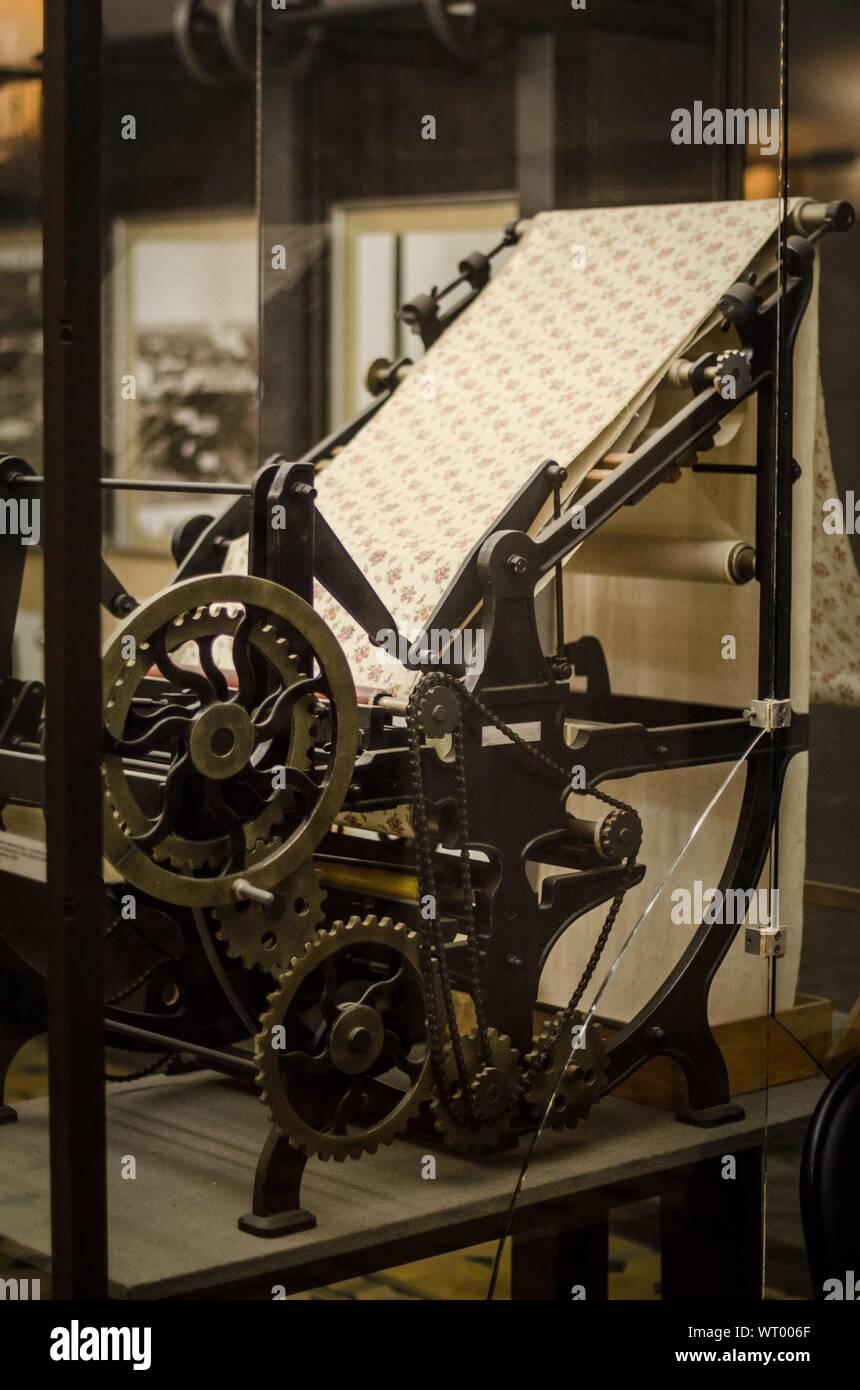 Old printing equipment hi-res stock photography and images - Alamy