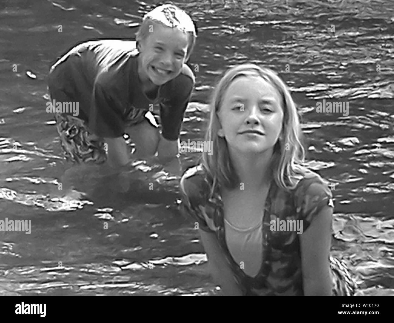 Children and outdoors and water hi-res stock photography and images - Alamy