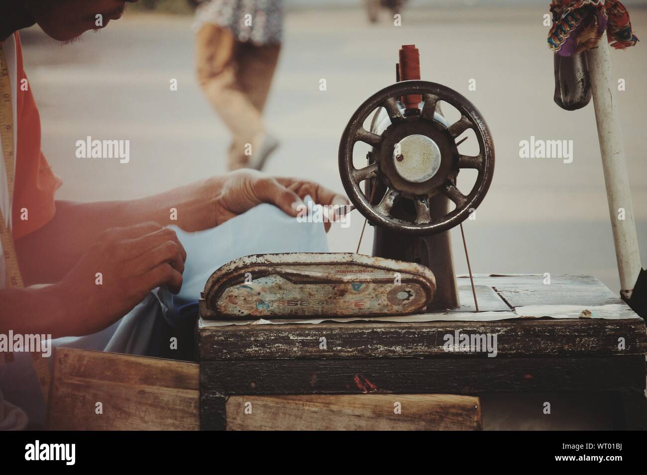 Person sewing hi-res stock photography and images - Alamy