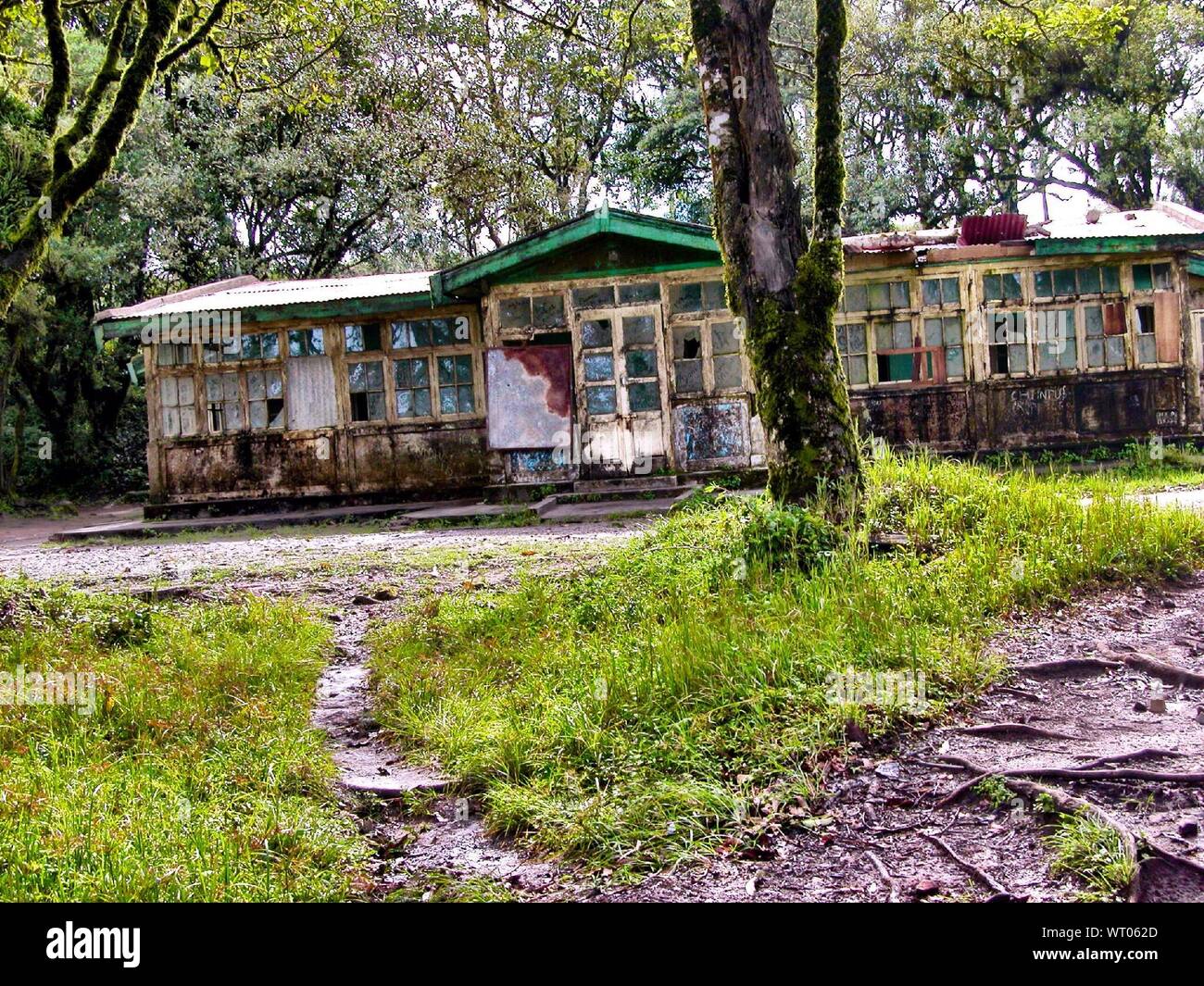 Destruction damaged building exterior landscape hi-res stock ...
