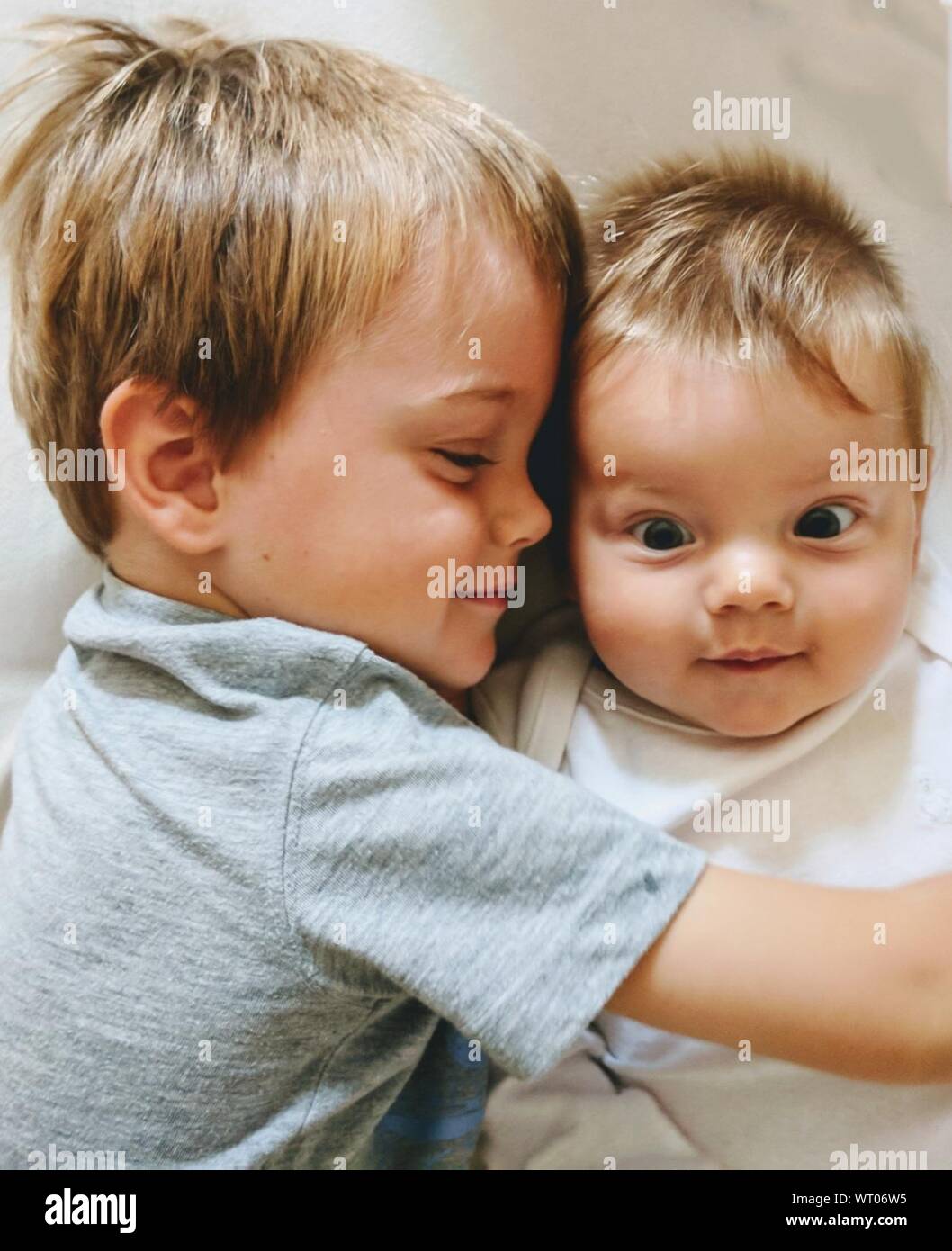 Cute kids hi-res stock photography and images - Alamy