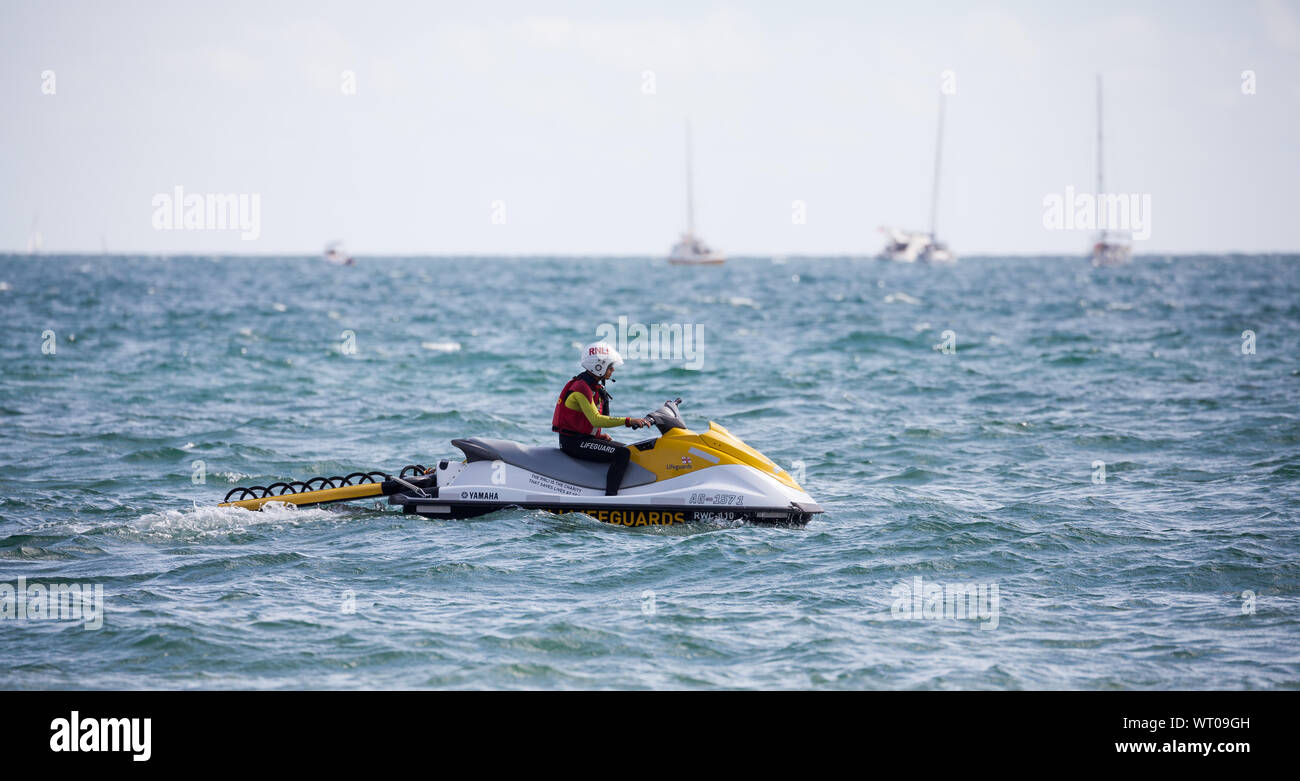 Bournemouth beach rnli lifeguard rnli lifeguards hi-res stock ...