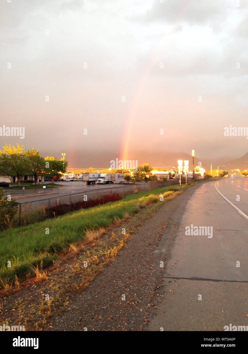 Empty roads hi-res stock photography and images - Alamy