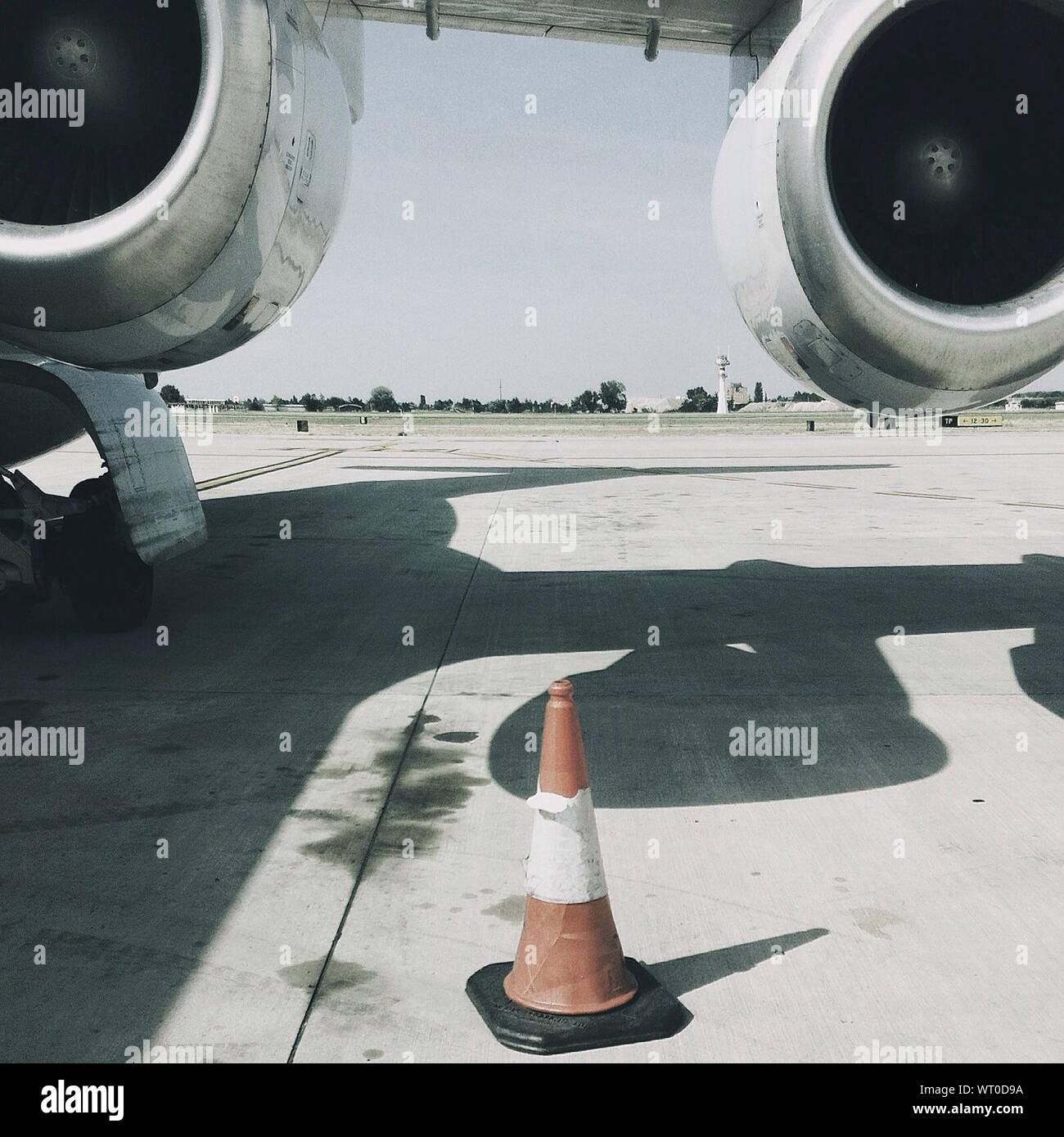 Jet engines hi-res stock photography and images - Alamy