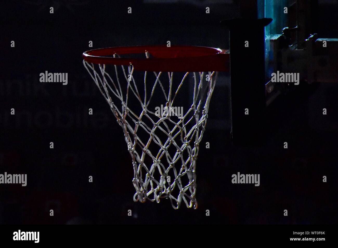 Basketball night outdoors hi-res stock photography and images - Alamy