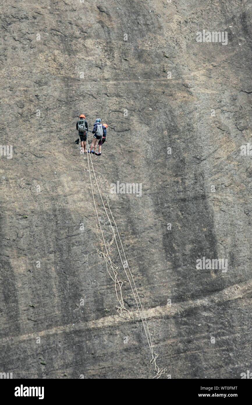 People climbing mountain hi-res stock photography and images - Alamy