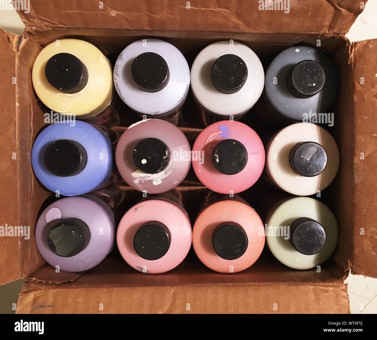 Above a box hi-res stock photography and images - Alamy