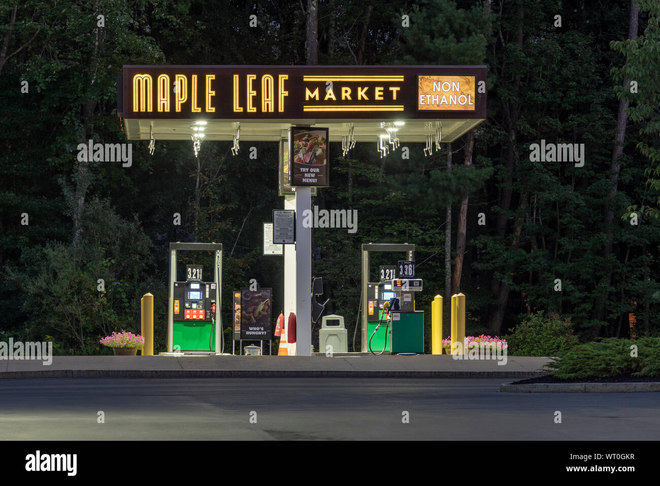Benzene pumps hi-res stock photography and images - Alamy