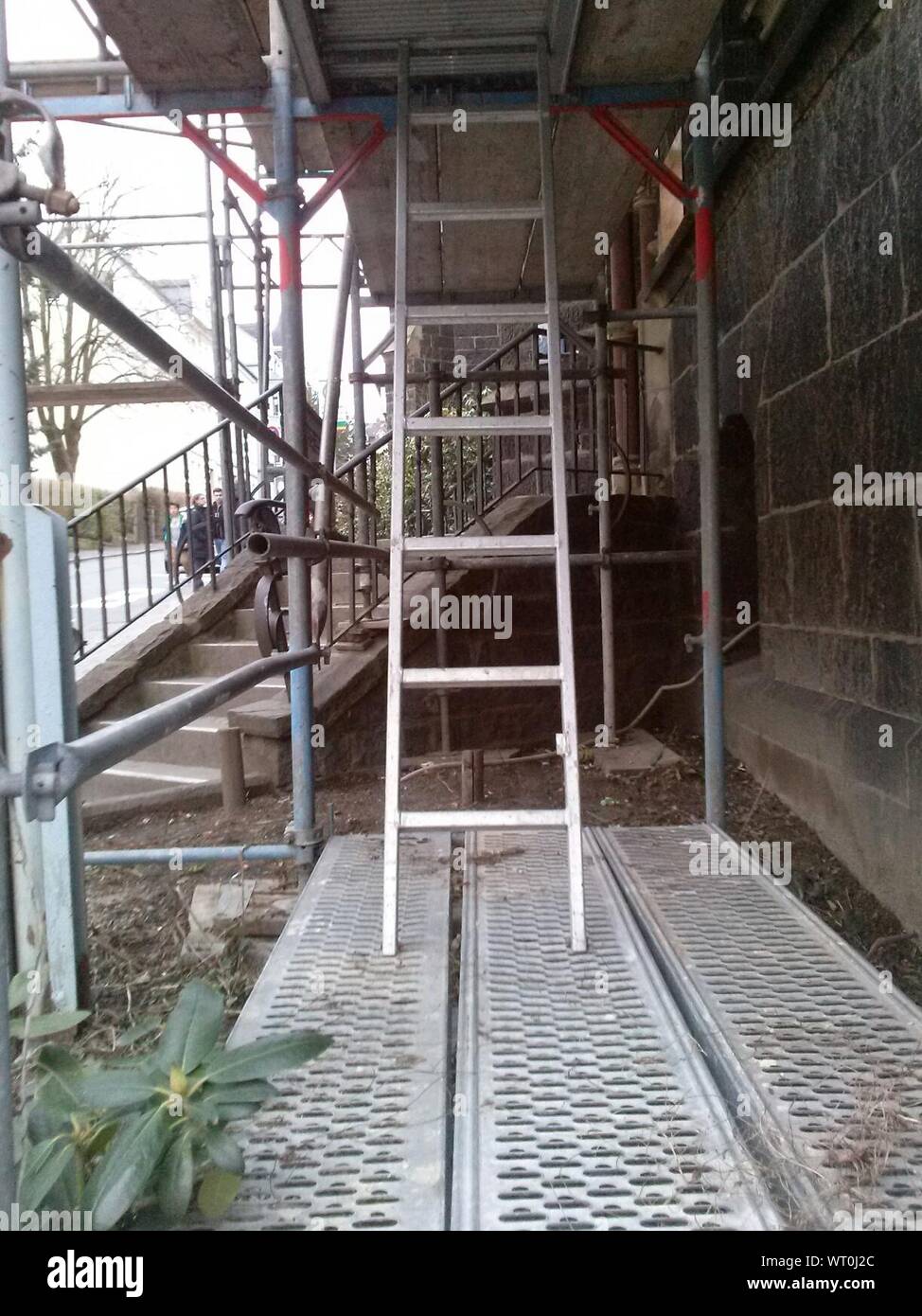 Ladder leaning wall hi-res stock photography and images - Alamy