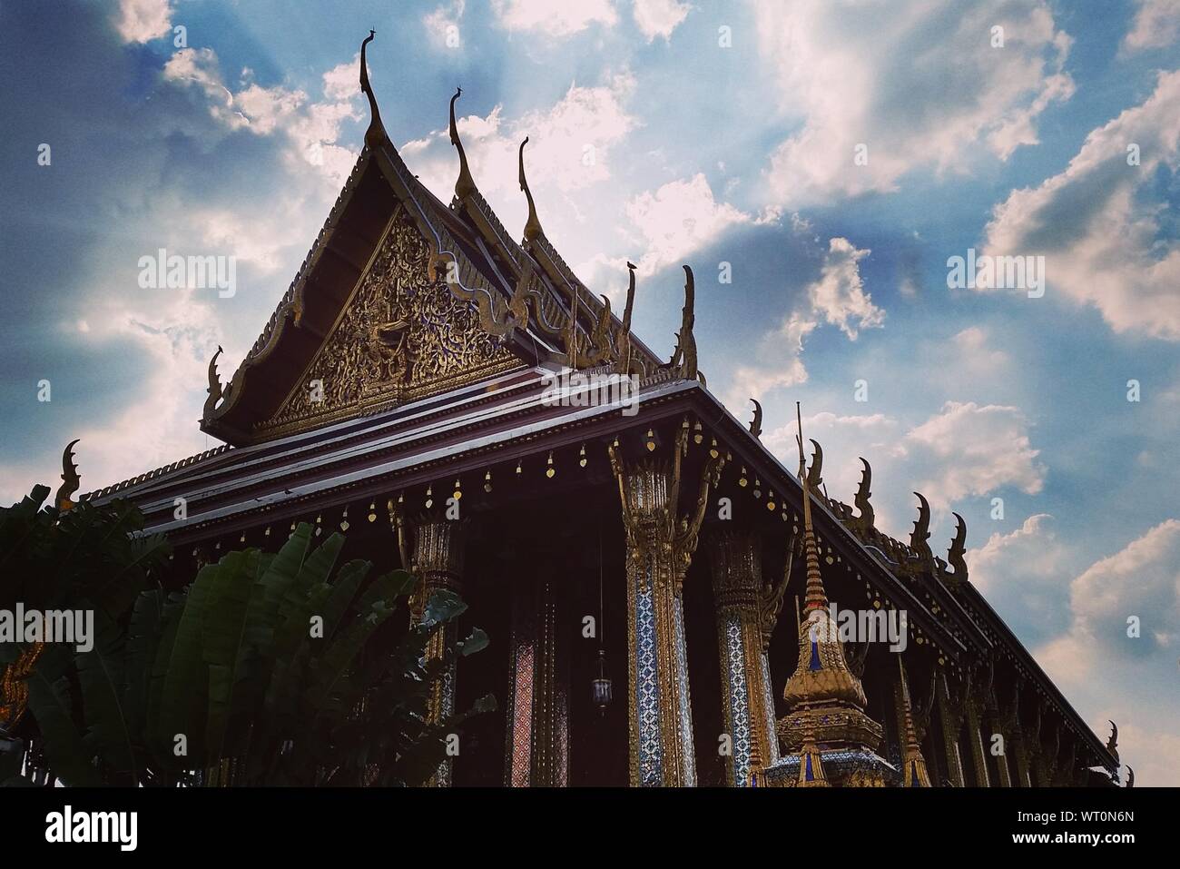 Tall temples hi-res stock photography and images - Alamy