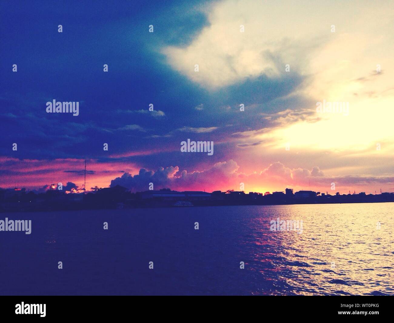 Extreme colors hi-res stock photography and images - Alamy