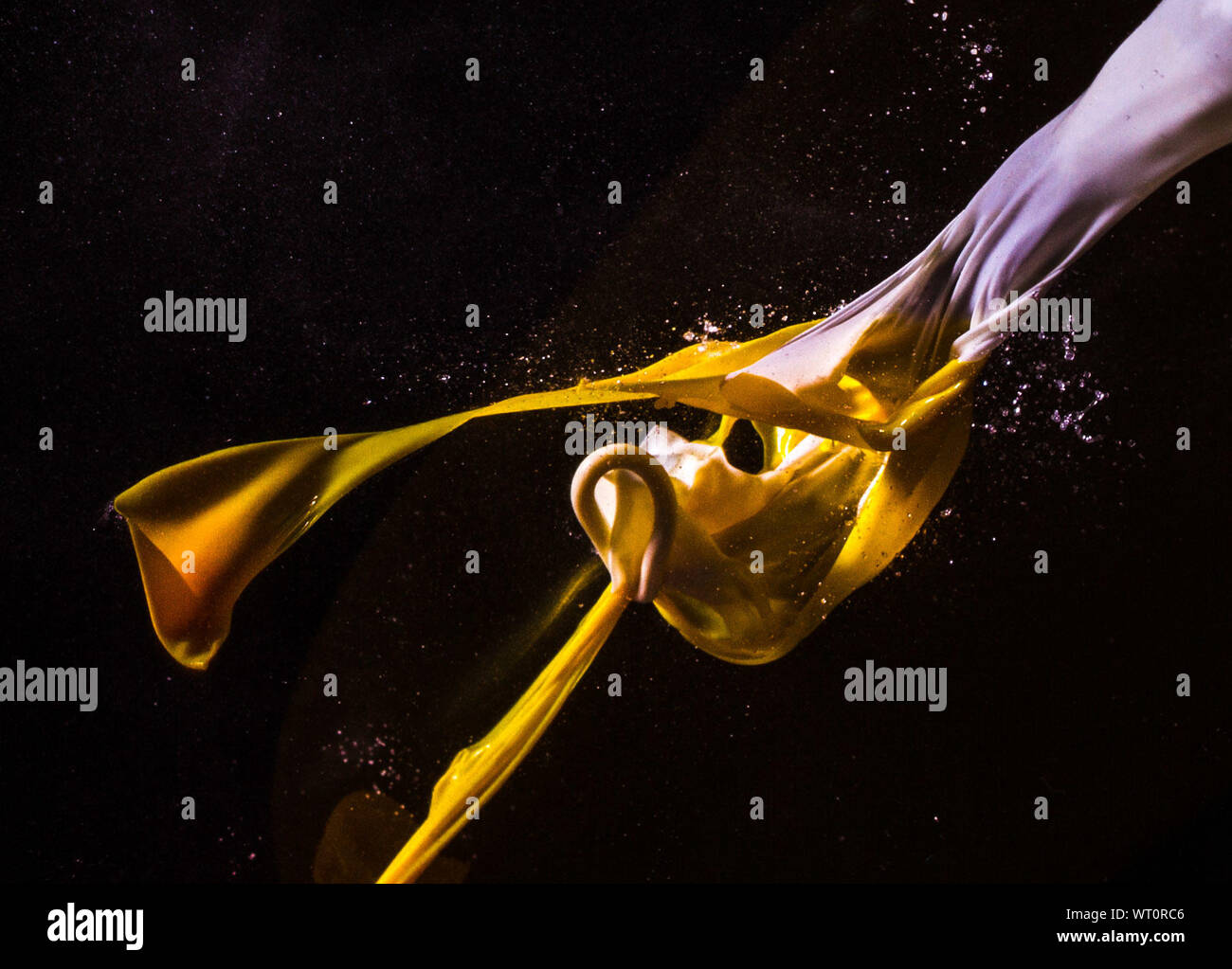 Balloon exploding hi-res stock photography and images - Alamy