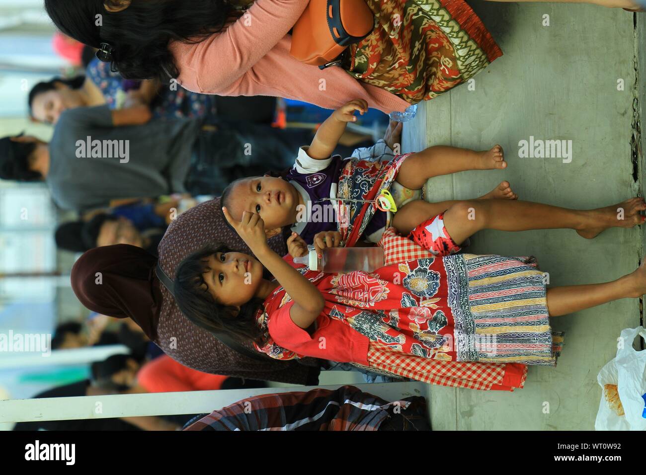 Sister and younger brother hi-res stock photography and images - Alamy