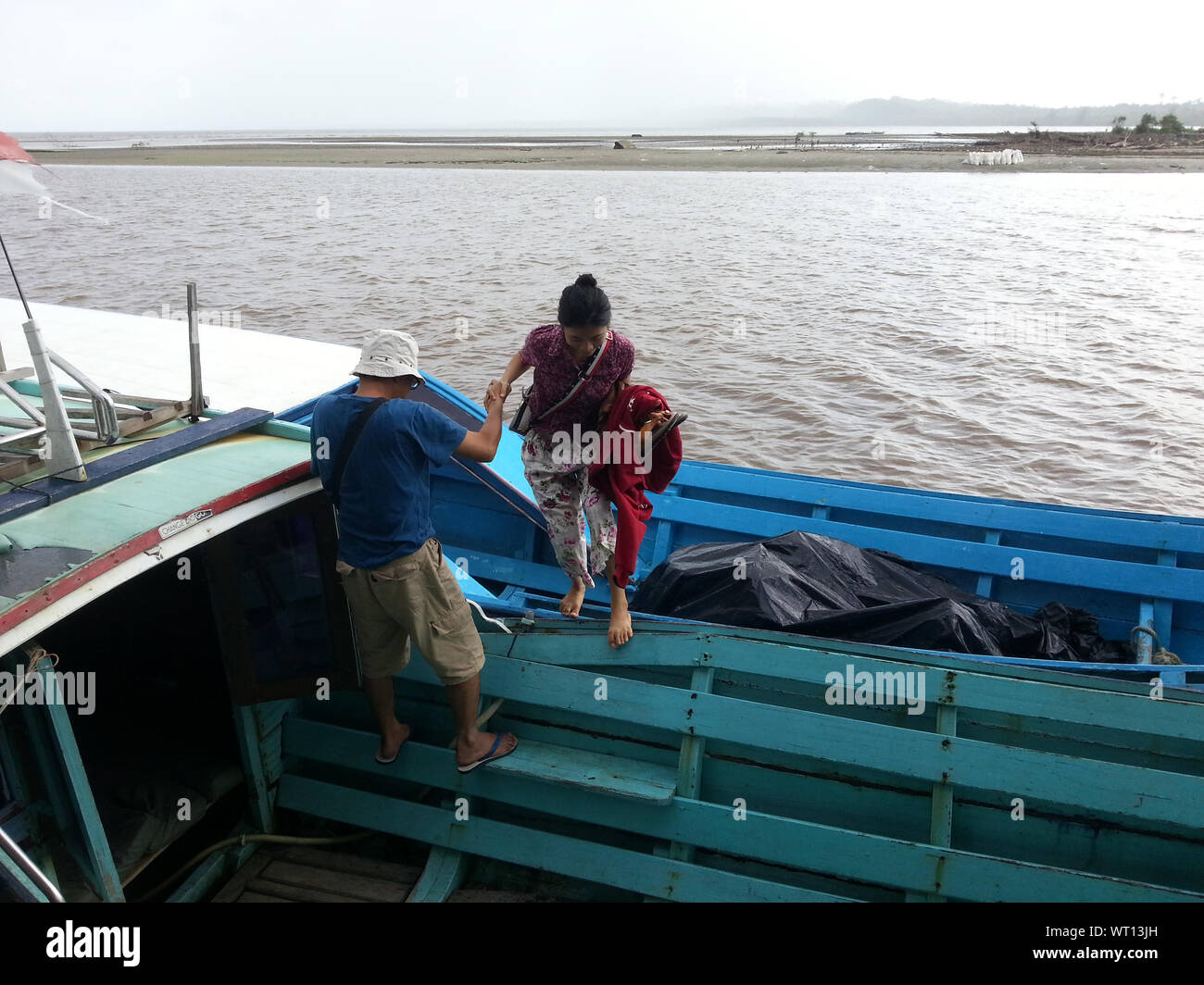 Women helper hi-res stock photography and images - Alamy