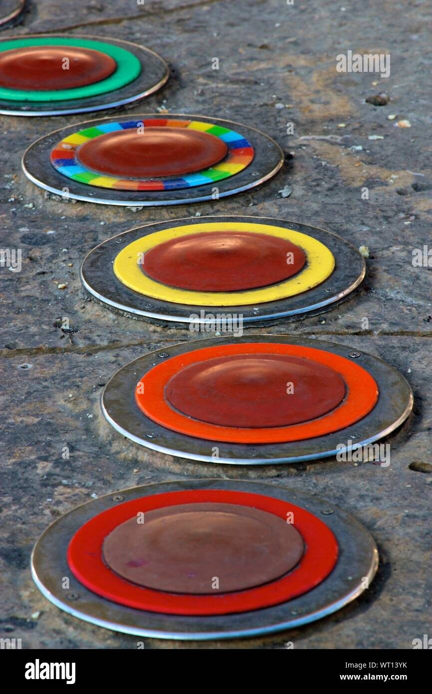 Disc plate hi-res stock photography and images - Alamy