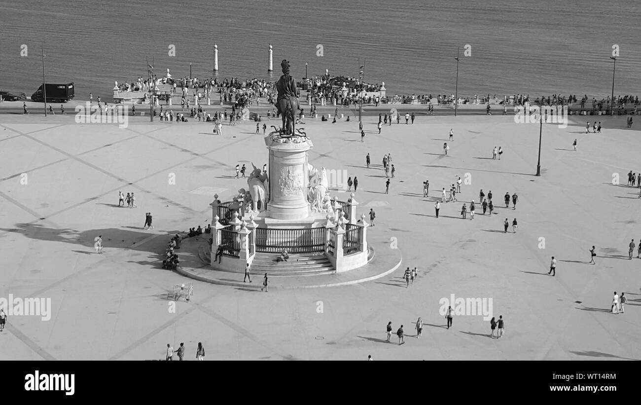 Human statue people hi-res stock photography and images - Alamy