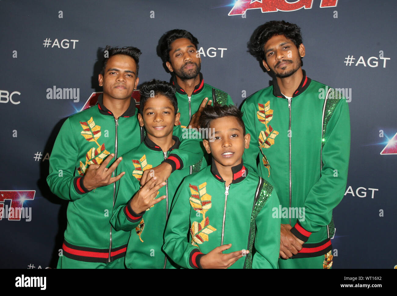 V unbeatable hi-res stock photography and images - Alamy