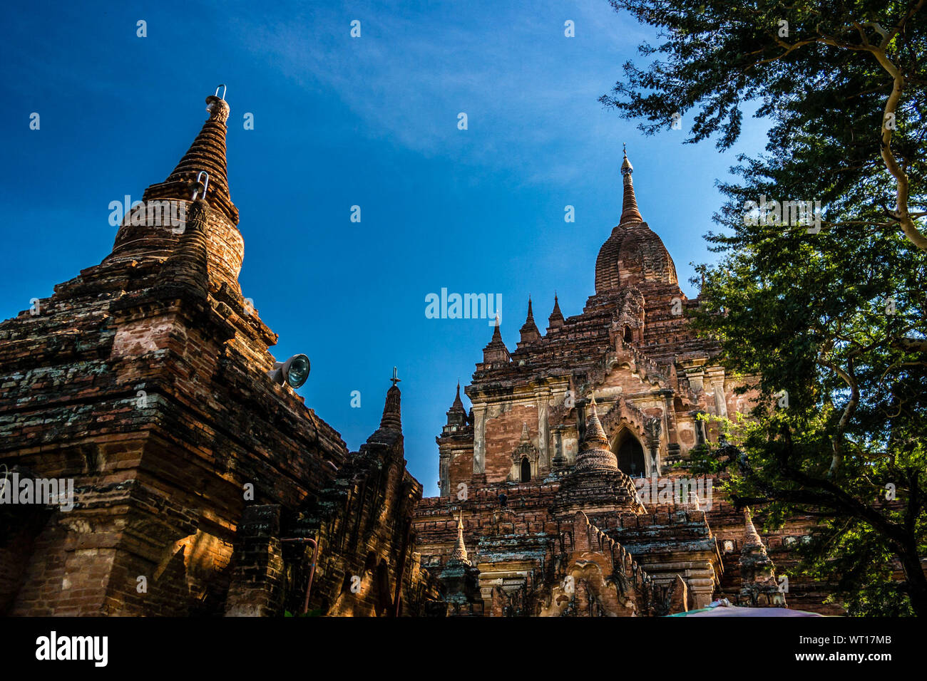 Old buddhist temples hi-res stock photography and images - Alamy