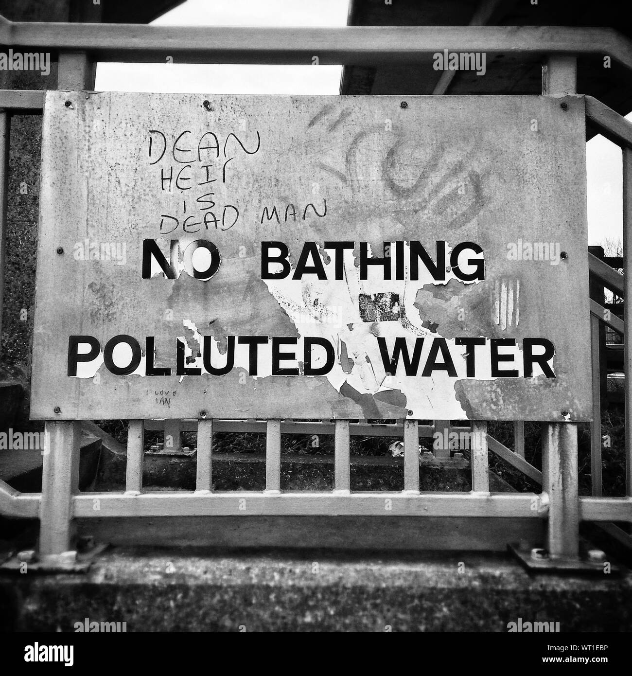 Warning on railing hi-res stock photography and images - Alamy