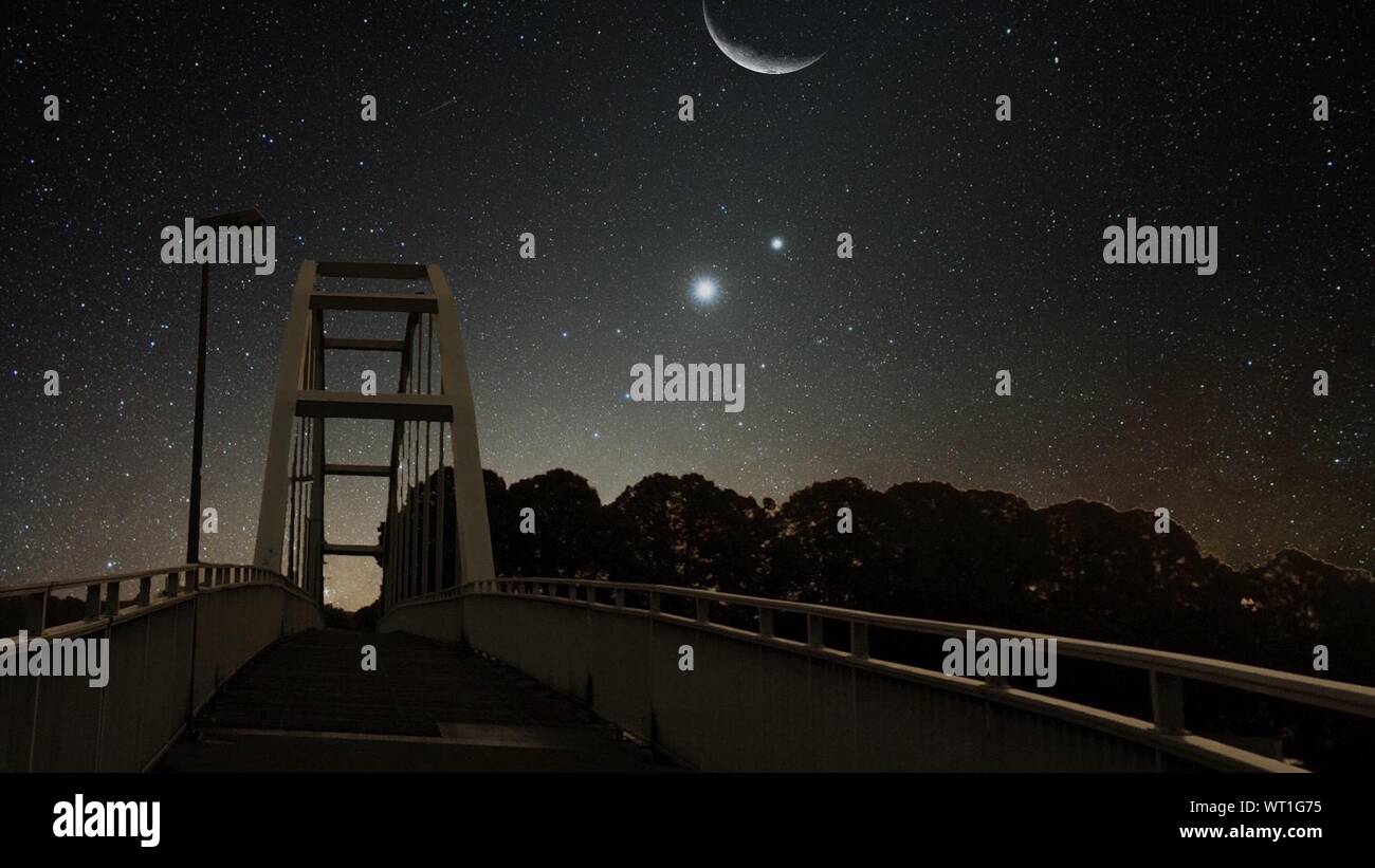 Stars bridge hi-res stock photography and images - Alamy