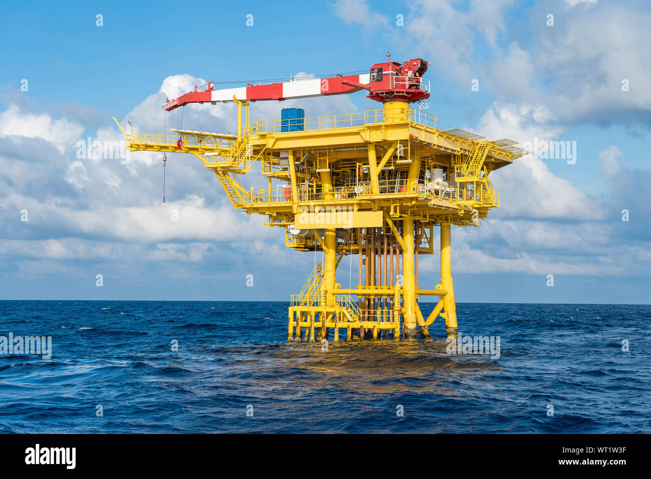 Engineer oil rig hi-res stock photography and images - Alamy
