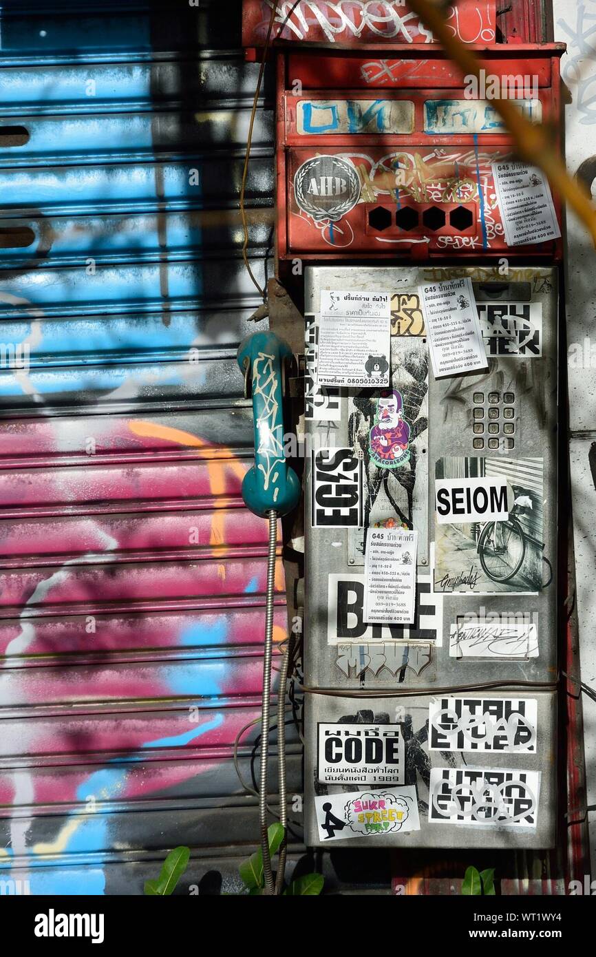 Graffiti phone booth hi-res stock photography and images - Alamy