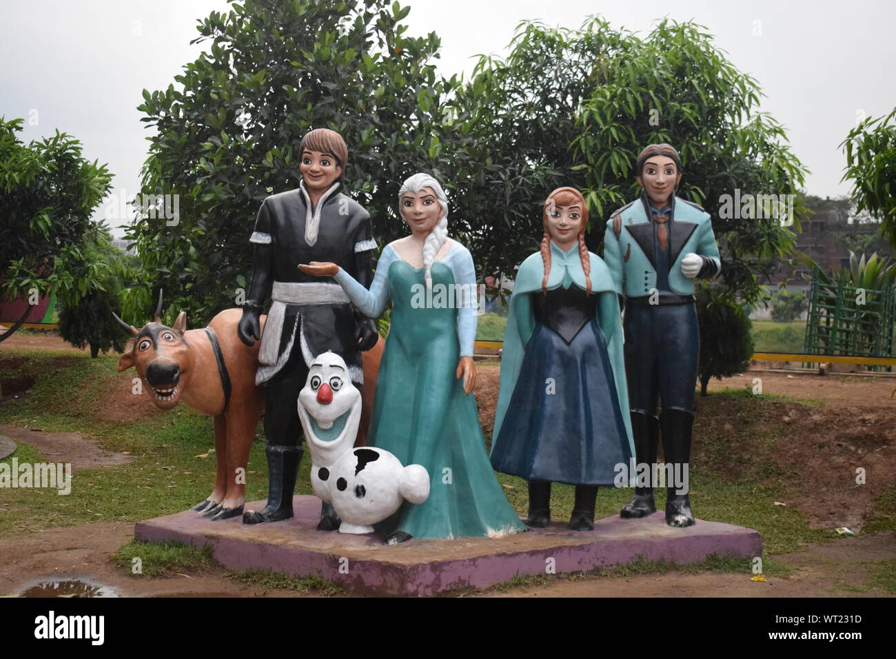 Statue of cartoon characters from the Animated movie frozen Stock Photo ...
