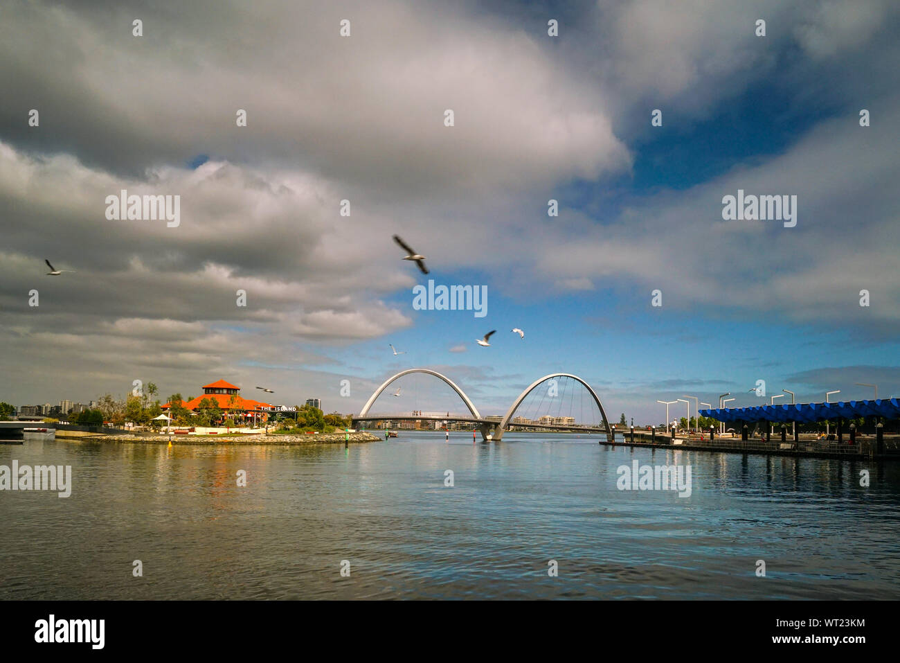 Arched pedestrian bridge hi-res stock photography and images - Alamy