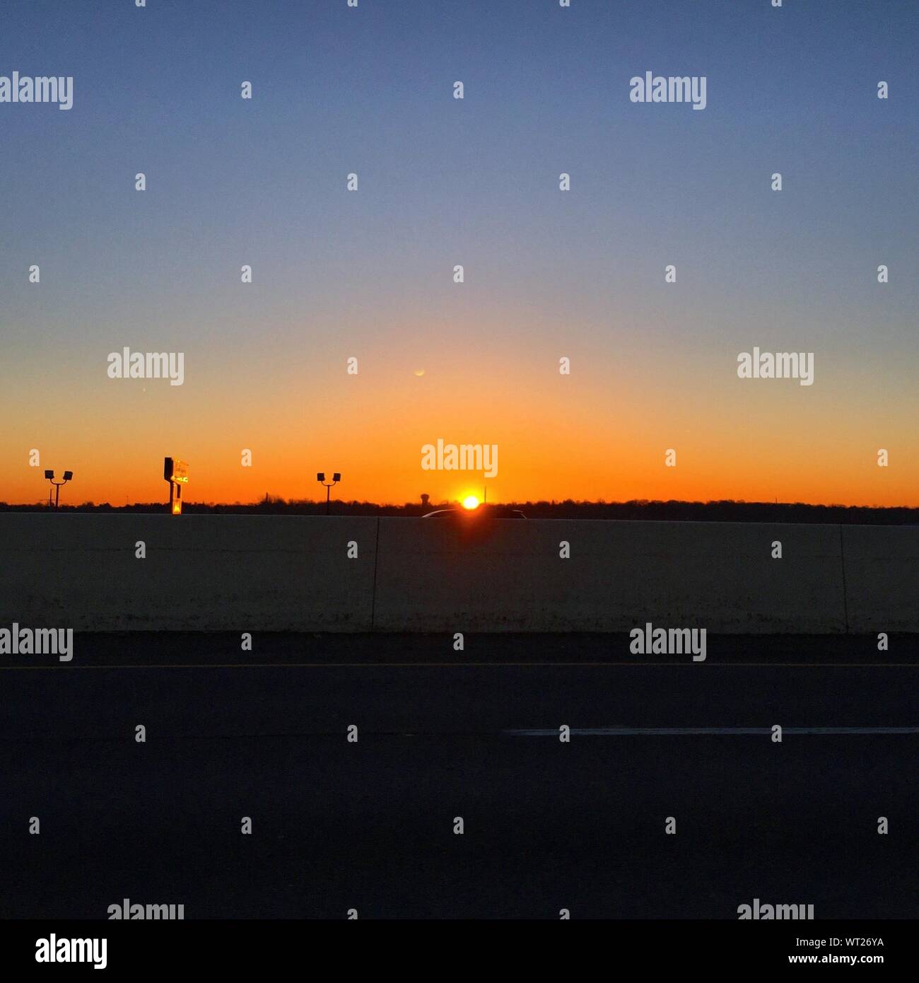 Field setting hi-res stock photography and images - Alamy